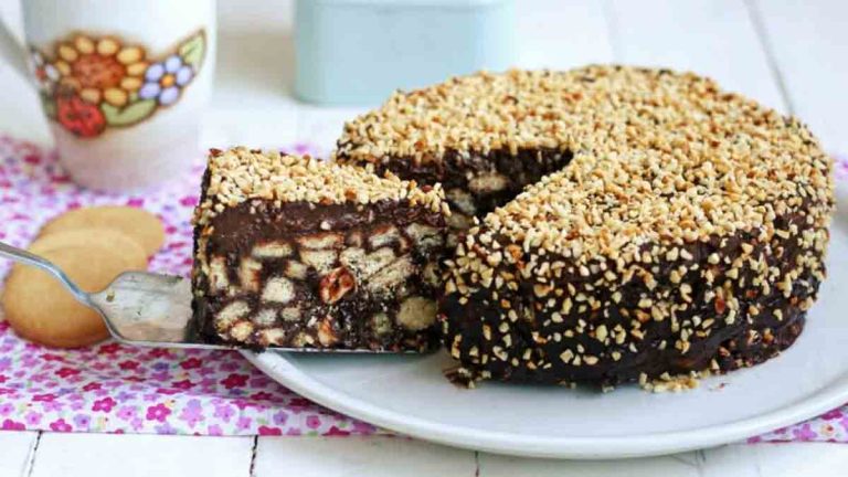Gâteau de biscuits au chocolat et aux noisettes: sans four, fondant et ...