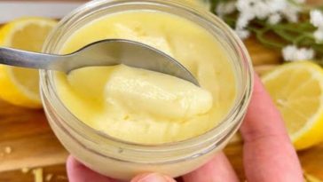 Lemon posset: un dessert crémeux super bon et frais, préparé avec 3 ...