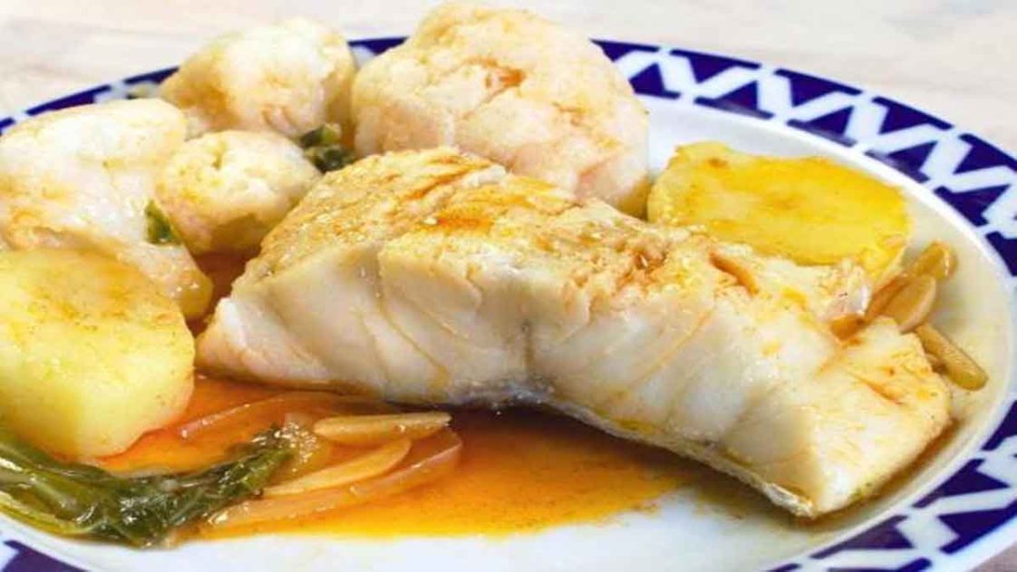 Morue au chou-fleur et à la sauce au paprika: un plat sain et succulent