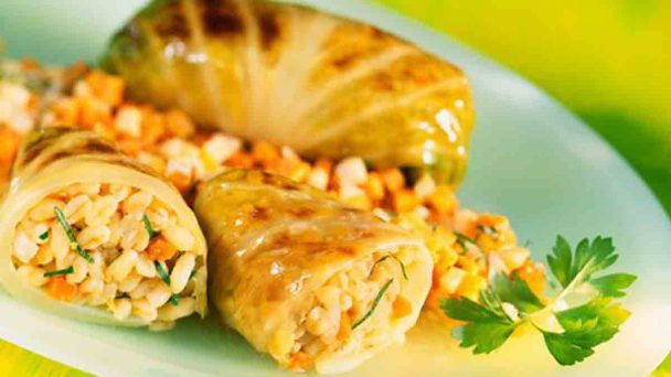 Chou farci à l'orge: un plat végétarien très savoureux et léger