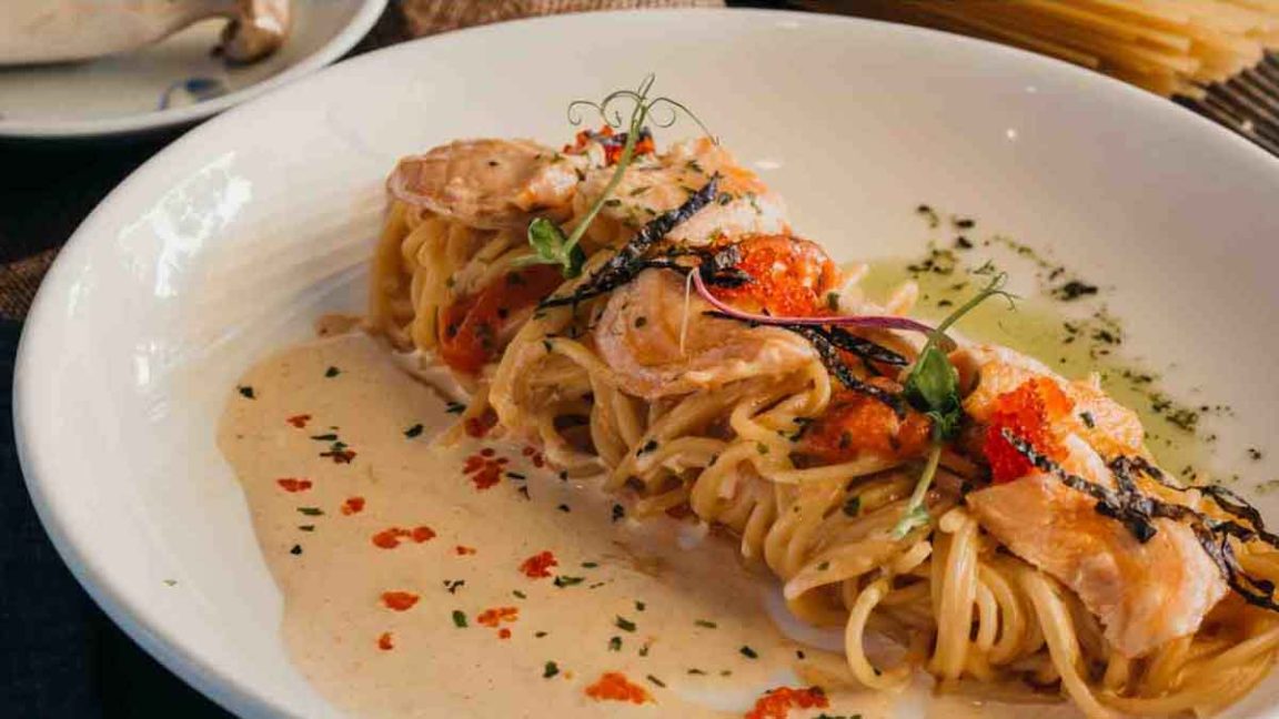 Spaghettis au saumon et aux tomates: un plat vide-frigo super bon et ...