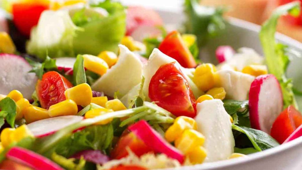 Salade composée au thon: parfaite pour un repas léger et savoureux