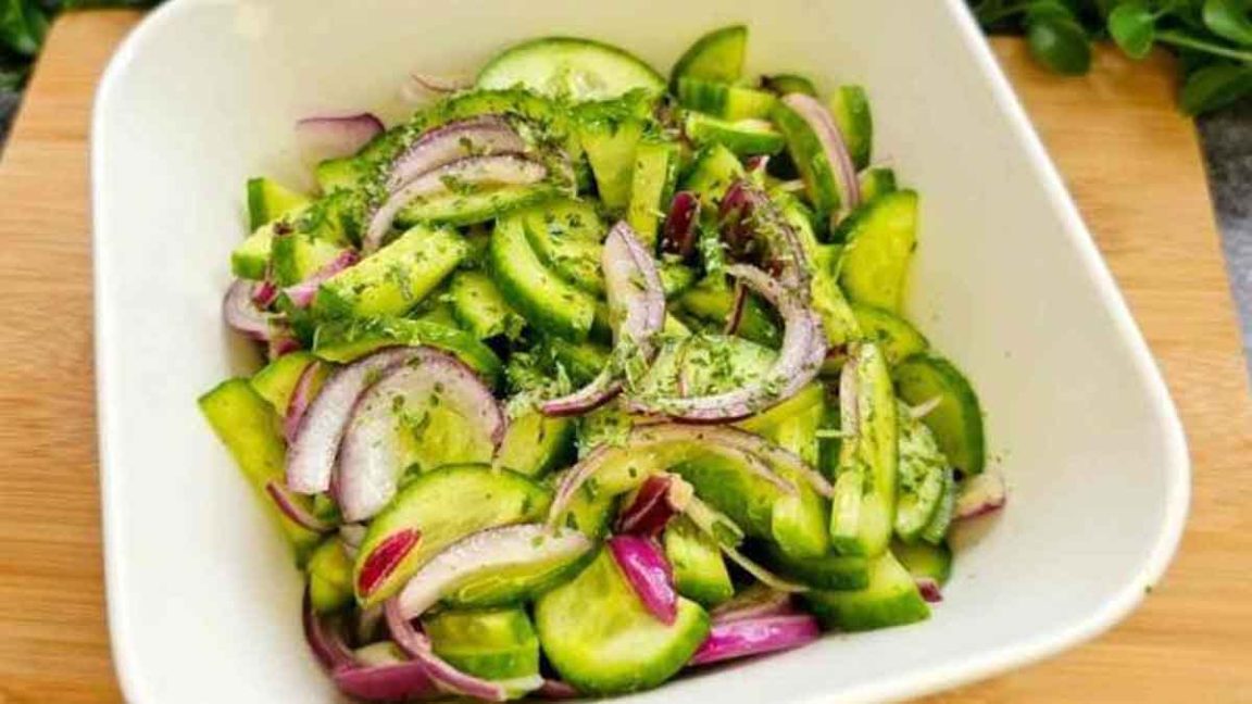 Salade de concombre: simple, légère et délicieuse