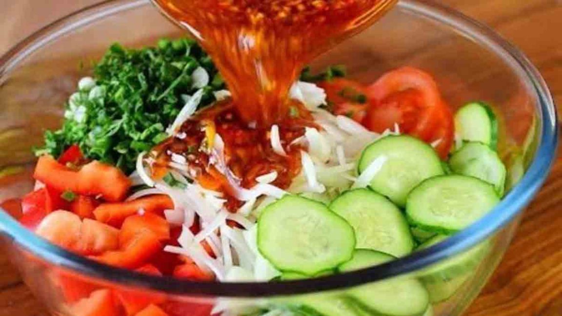 Salade de poivron au concombre: pour un repas léger, coloré et goûteux