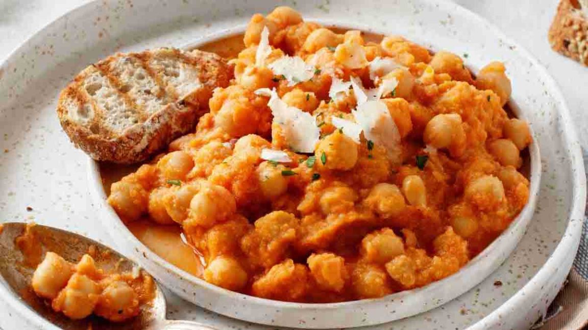 Soupe de lentilles aux carottes: un plat sain et riche en saveur