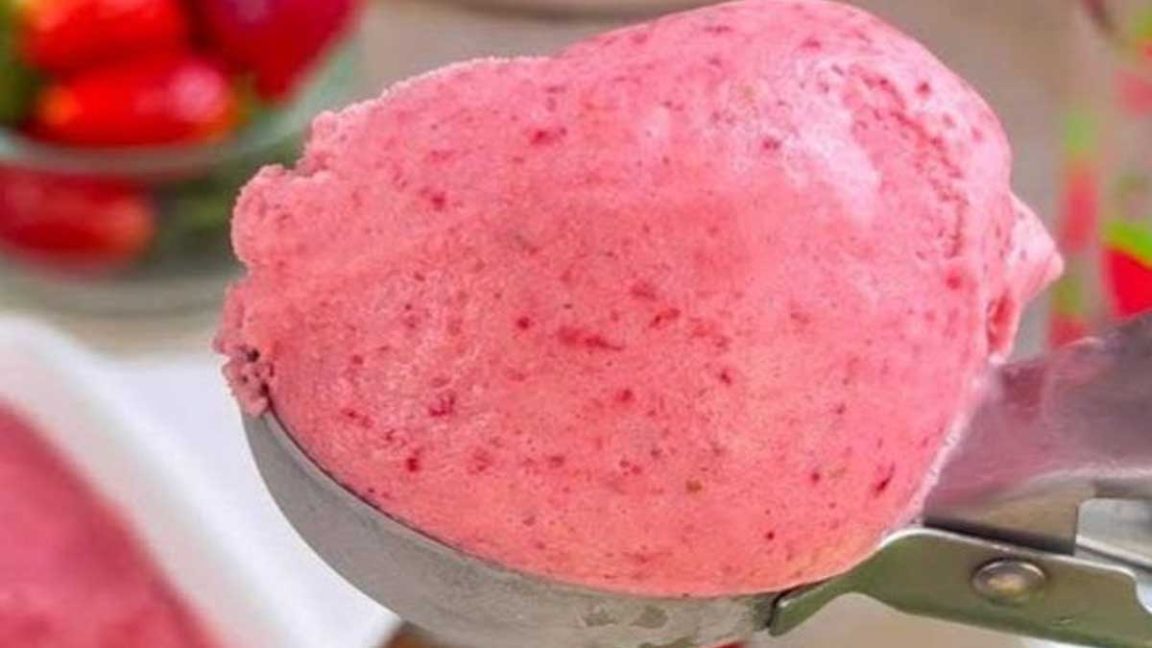 Glace maison aux fraises: sans sorbetière, préparée avec seulement 3 ...