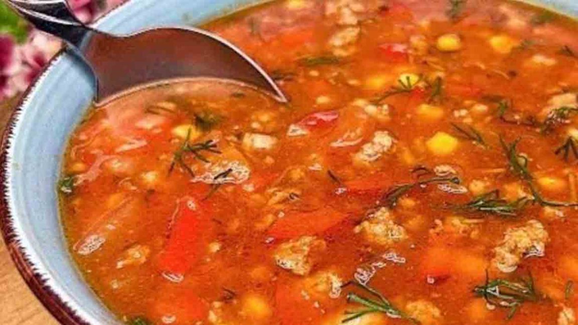 Soupe de légumes à la viande hachée: nutritive, légère et délicieuse