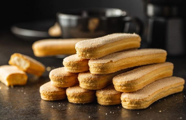 Gâteau de boudoirs crémeux à la vanille et au chocolat: un dessert sans ...