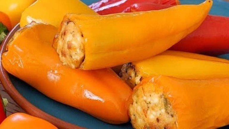 Petits poivrons farcis à la feta et aux olives: un plat succulent et ...