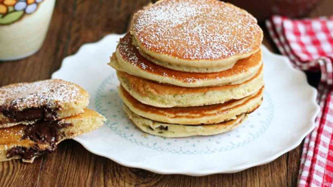 Pancakes aux pommes, les crêpes qui se préparent rapidement en 5 minutes